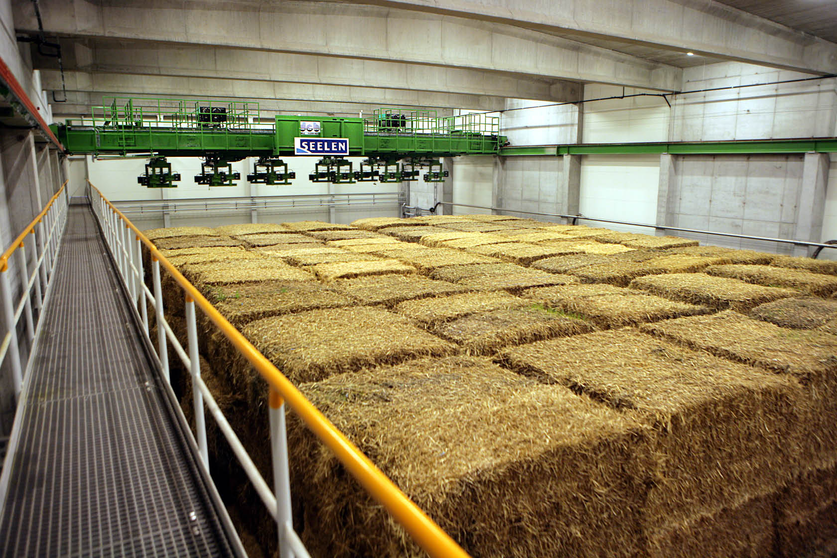 Baled biomass handling - Qubiqa A/S
