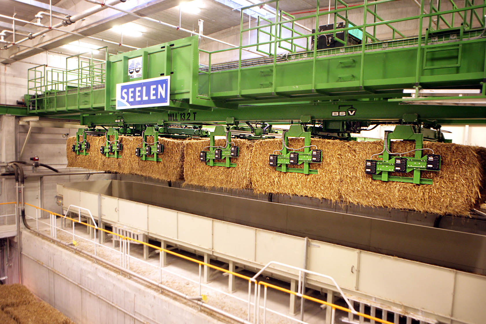 Baled biomass handling - Qubiqa A/S